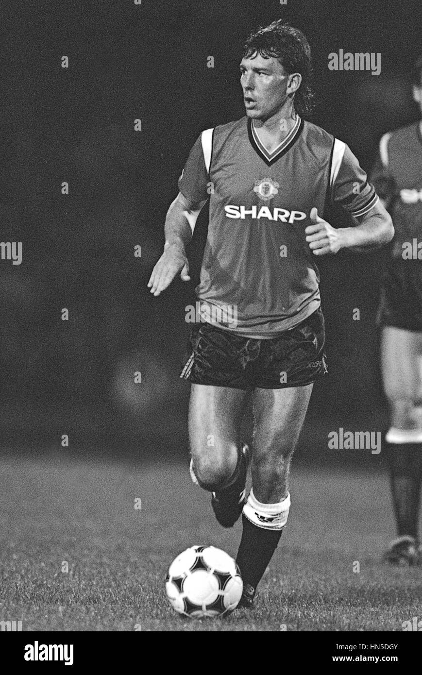 BRYAN ROBSON MANCHESTER UNITED FC 16 September 1985 Stock Photo - Alamy