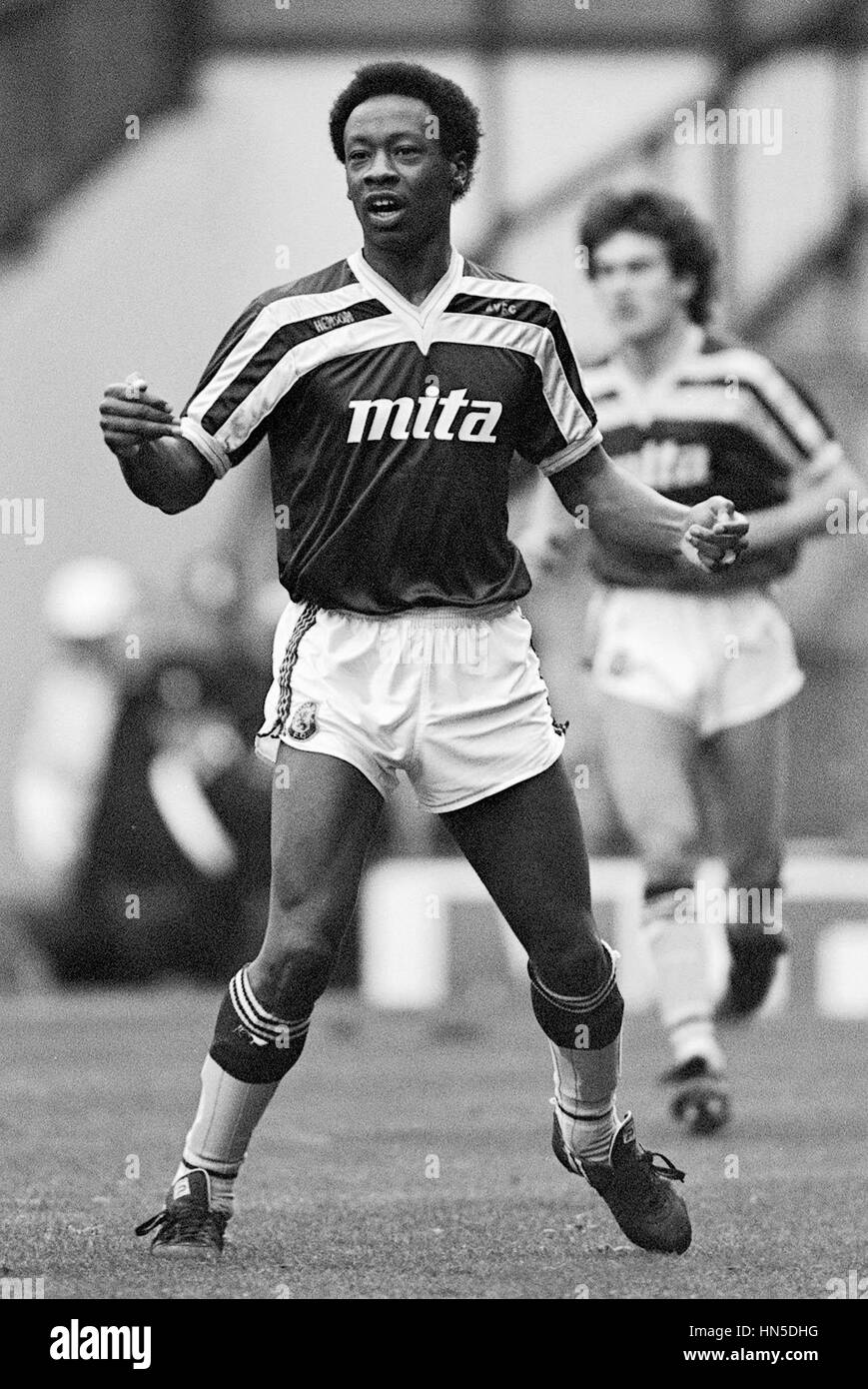 MARK WALTERS ASTON VILLA FC 16 November 1985 Stock Photo - Alamy