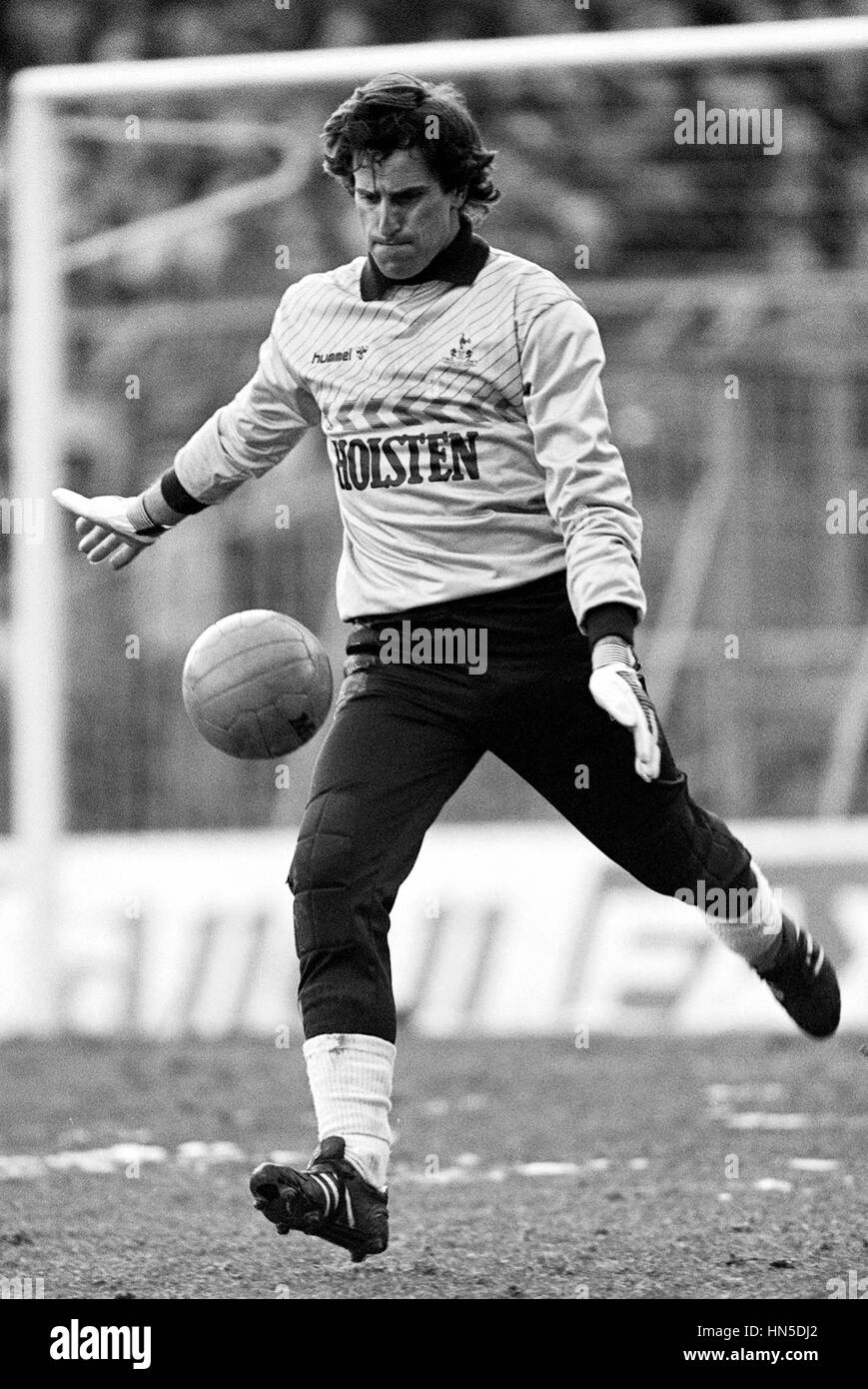 Ray clemence hi-res stock photography and images - Alamy