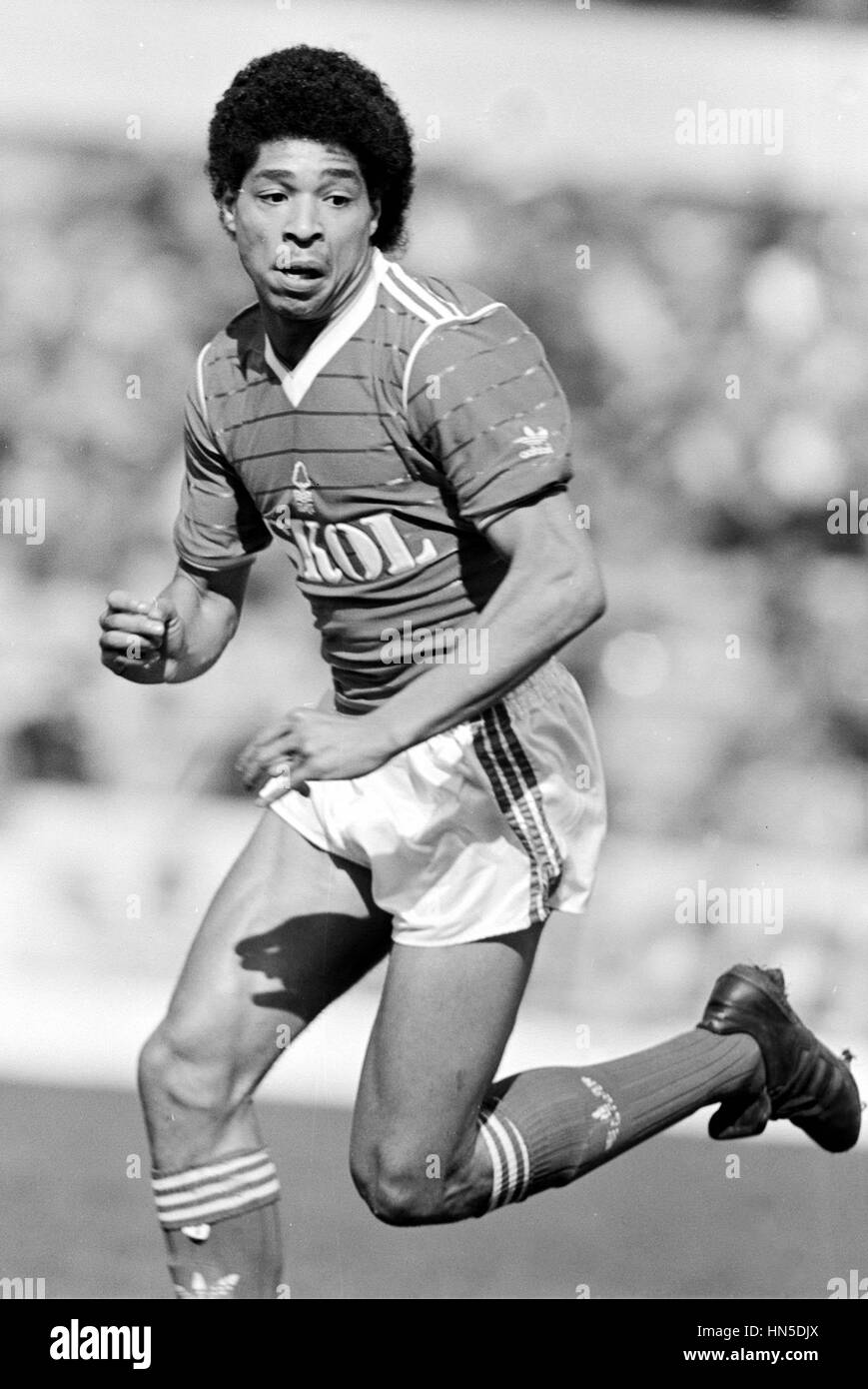 DES WALKER NOTTINGHAM FOREST FC 16 April 1986 Stock Photo - Alamy