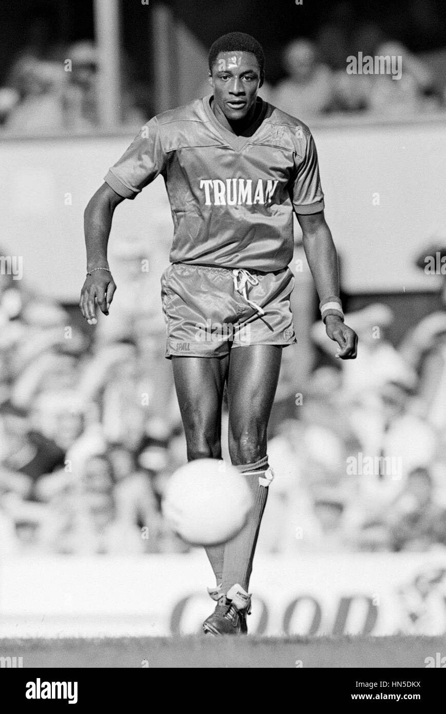 JOHN FASHANU WIMBLEDON FC 27 September 1986 Stock Photo - Alamy