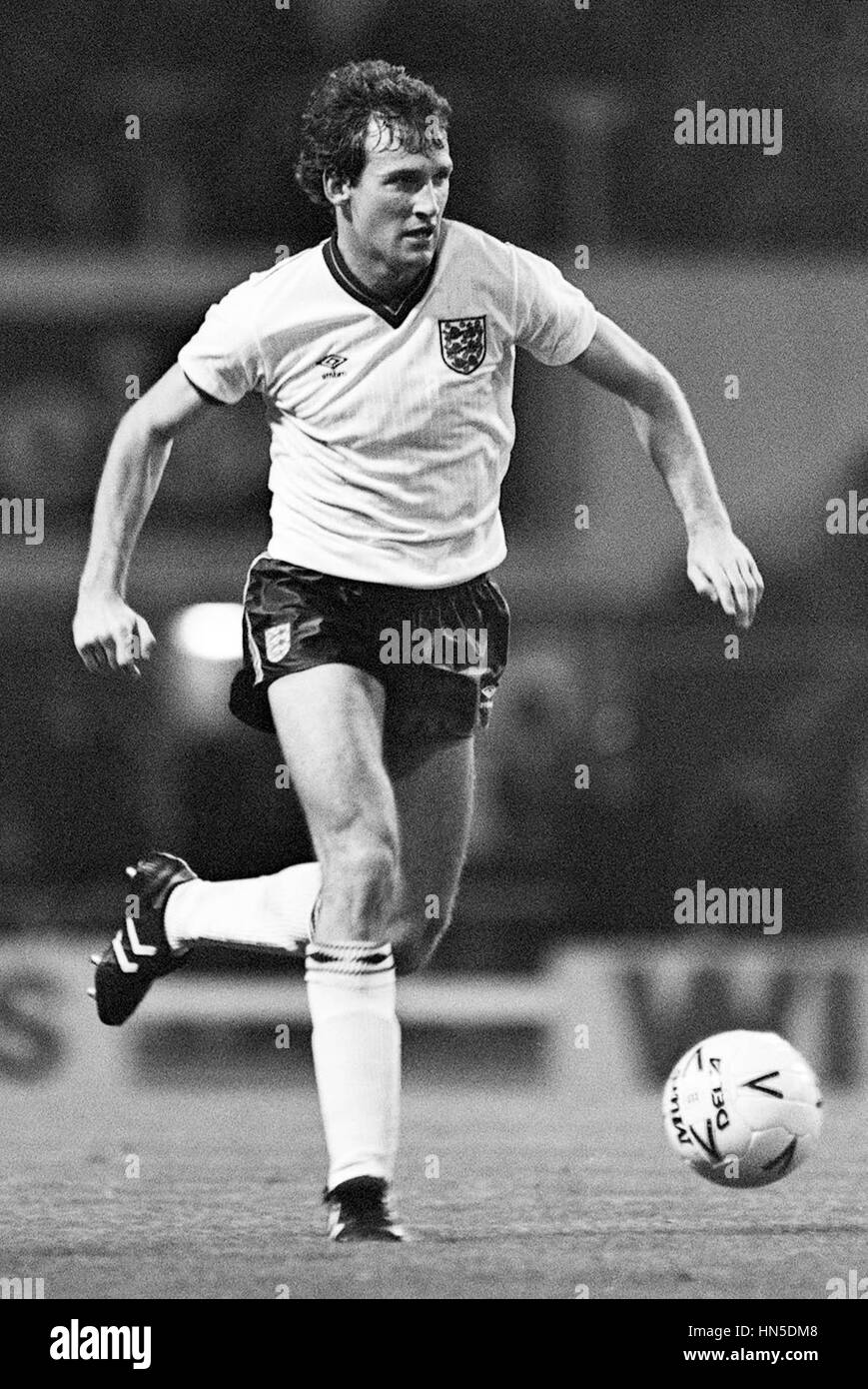 DAVE WATSON ENGLAND & EVERTON FC 18 October 1986 Stock Photo - Alamy