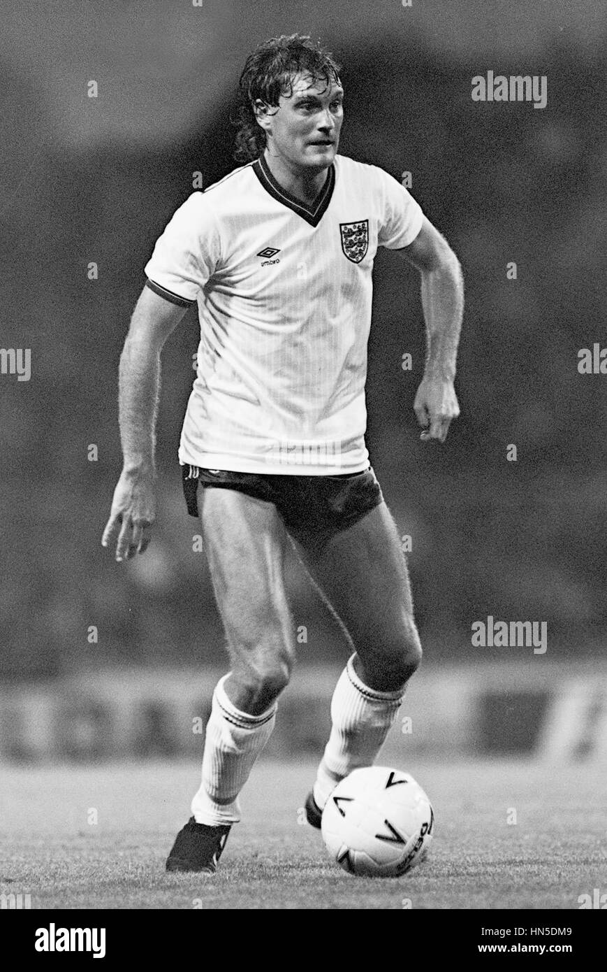 GLENN HODDLE ENGLAND & TOTTENHAM HOTSPUR FC 18 October 1986 Stock Photo ...