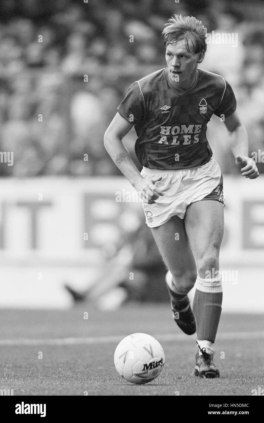 STUART PEARCE NOTTINGHAM FOREST FC 12 November 1986 Stock Photo - Alamy