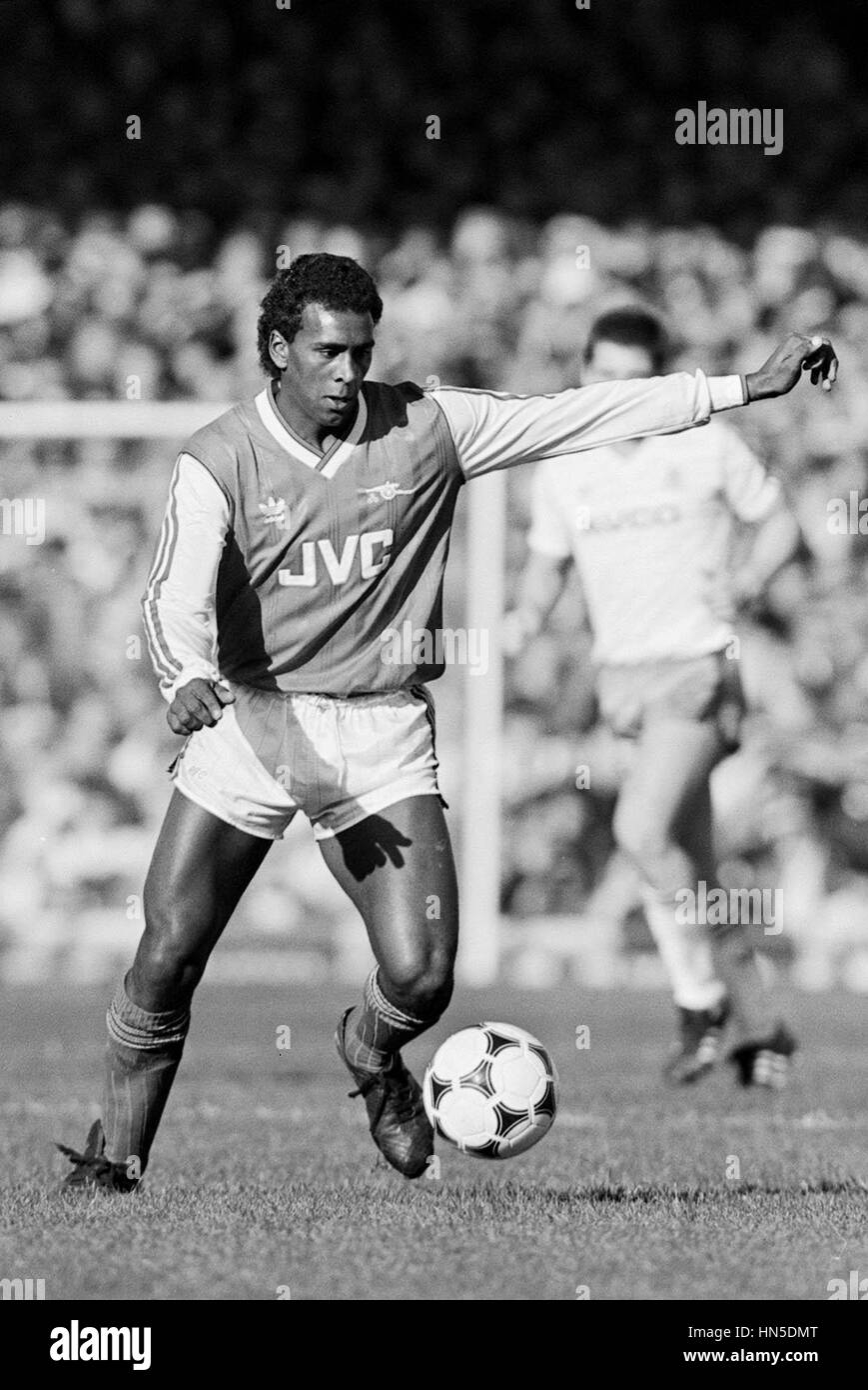 DAVID ROCASTLE ARSENAL FC 12 November 1986 Stock Photo - Alamy