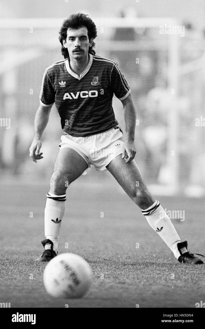 Alan devonshire football Black and White Stock Photos & Images - Alamy
