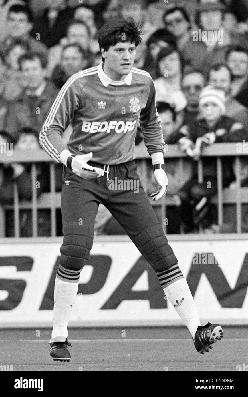 LES SEALEY LUTON TOWN FC 28 February 1987 Stock Photo - Alamy