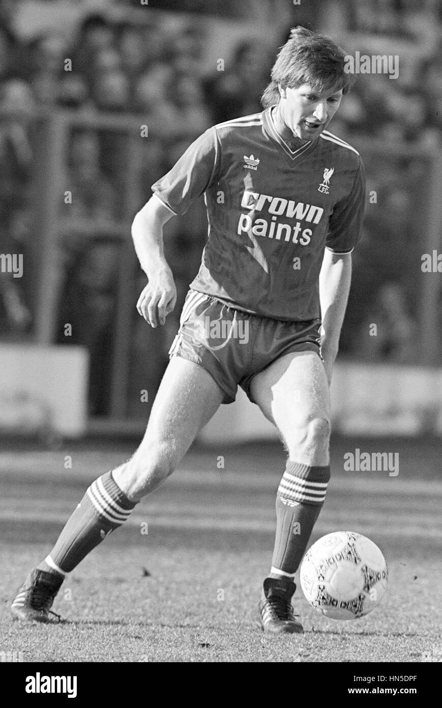 Ronnie whelan hi-res stock photography and images - Alamy