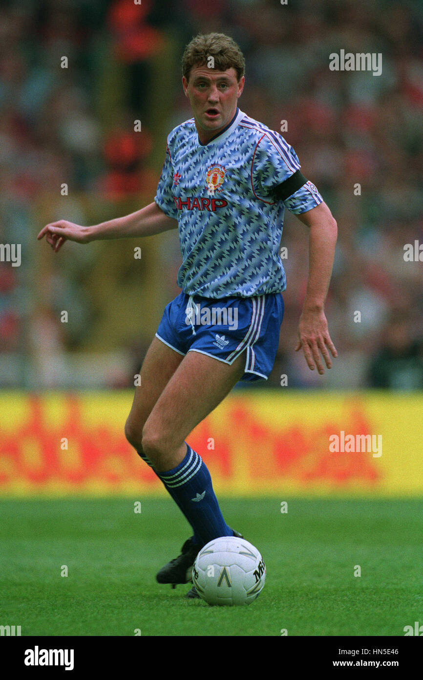 Steve bruce manchester united 1992 hi-res stock photography and images ...