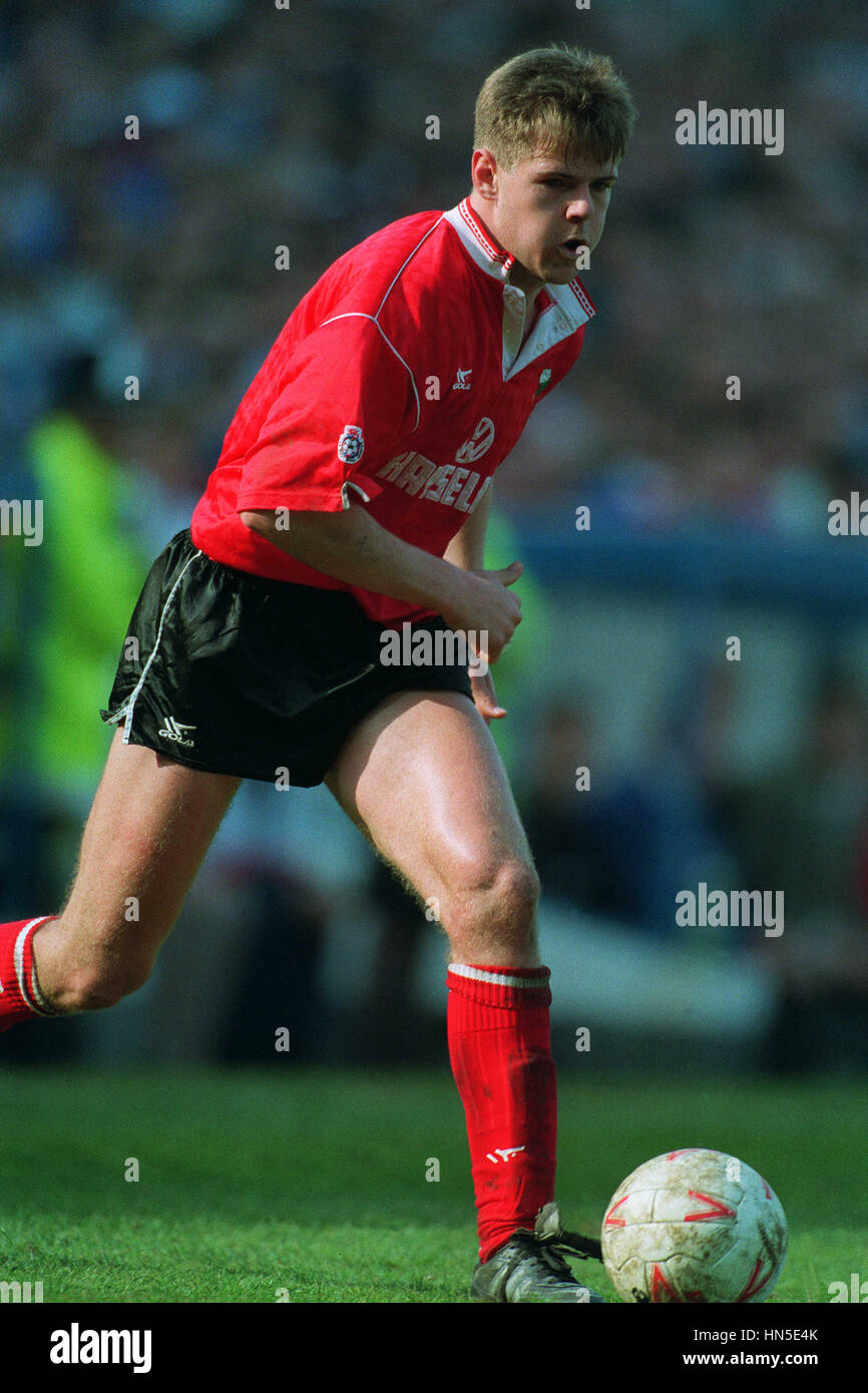 WAYNE BULLIMORE BARNSLEY FC 13 April 1992 Stock Photo - Alamy