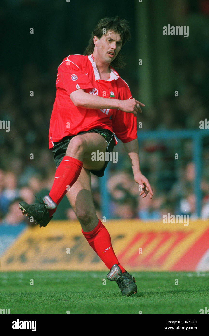 DAVID CURRIE BARNSLEY FC 13 April 1992 Stock Photo - Alamy
