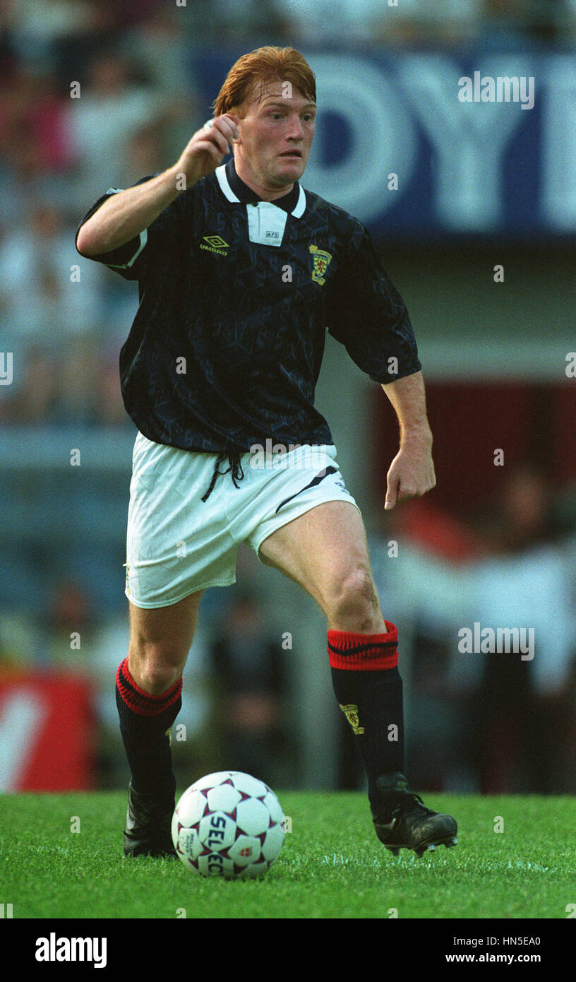 STUART MCCALL SCOTLAND & GLASGOW RANGERS FC 05 June 1992 Stock Photo ...