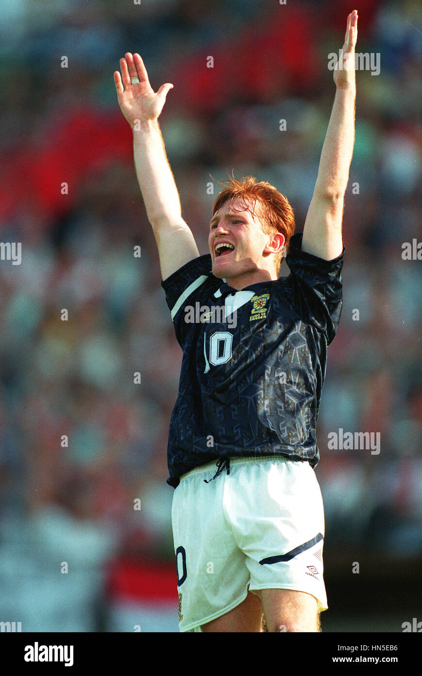 STUART MCCALL SCOTLAND & GLASGOW RANGERS FC 22 June 1992 Stock Photo ...