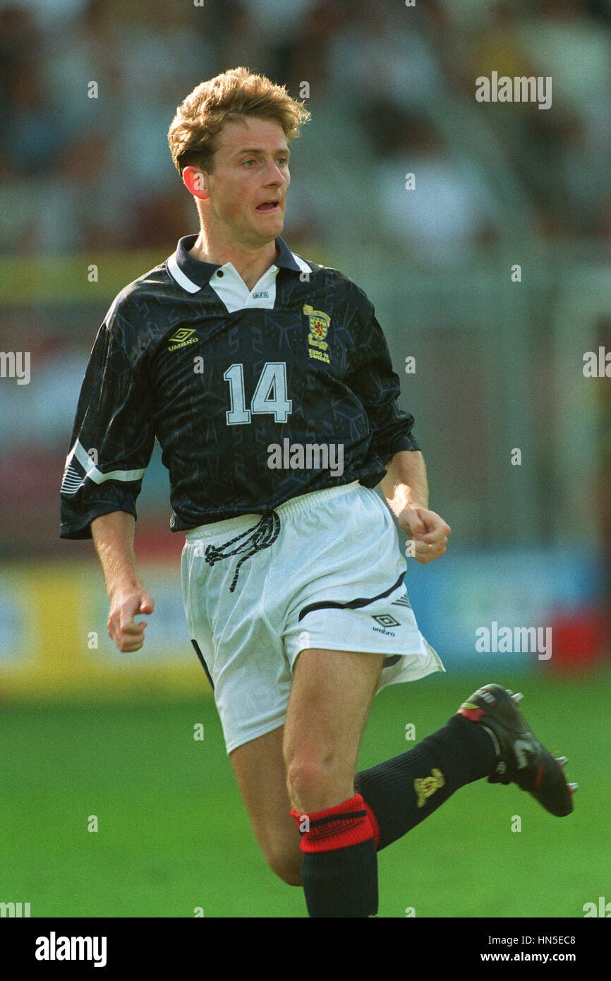 KEVIN GALLACHER SCOTLAND & COVENTRY CITY FC 22 June 1992 Stock Photo ...