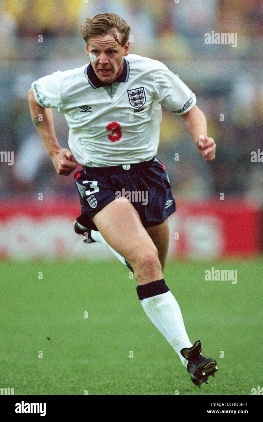 STUART PEARCE ENGLAND & NOTTINGHAM FOREST FC 25 June 1992 Stock Photo ...