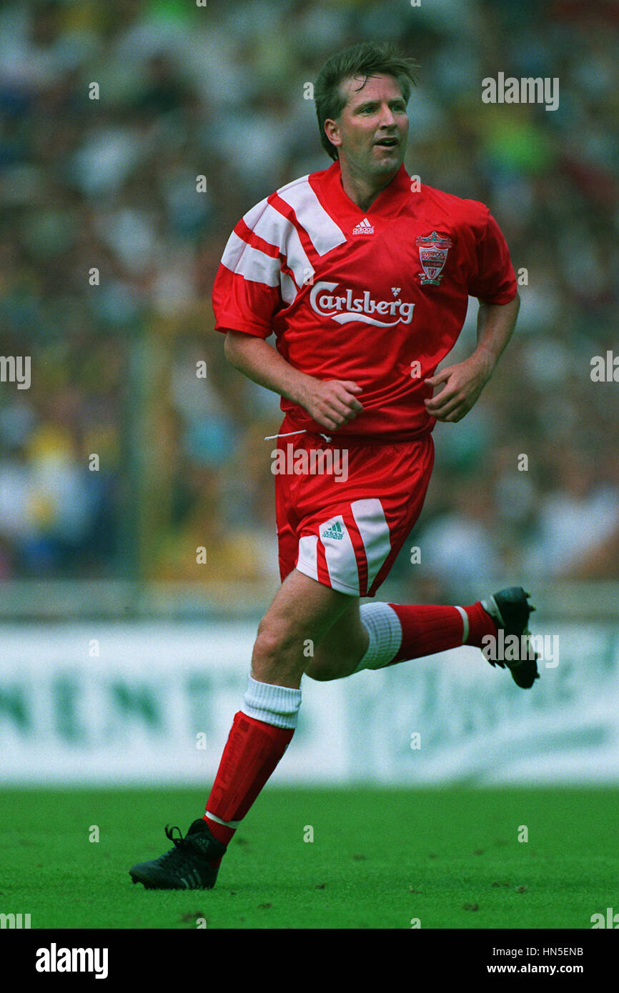 Ronnie whelan hi-res stock photography and images - Alamy