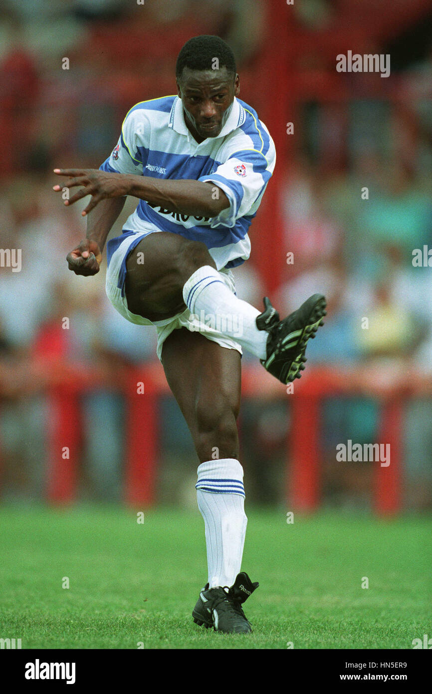 DENNIS BAILEY QUEENS PARK RANGERS FC 19 August 1992 Stock Photo - Alamy