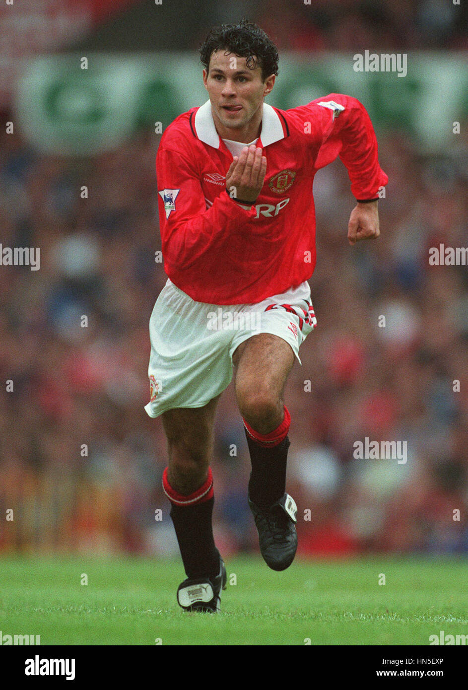 Ryan giggs manchester united 1992 hi-res stock photography and images - Alamy