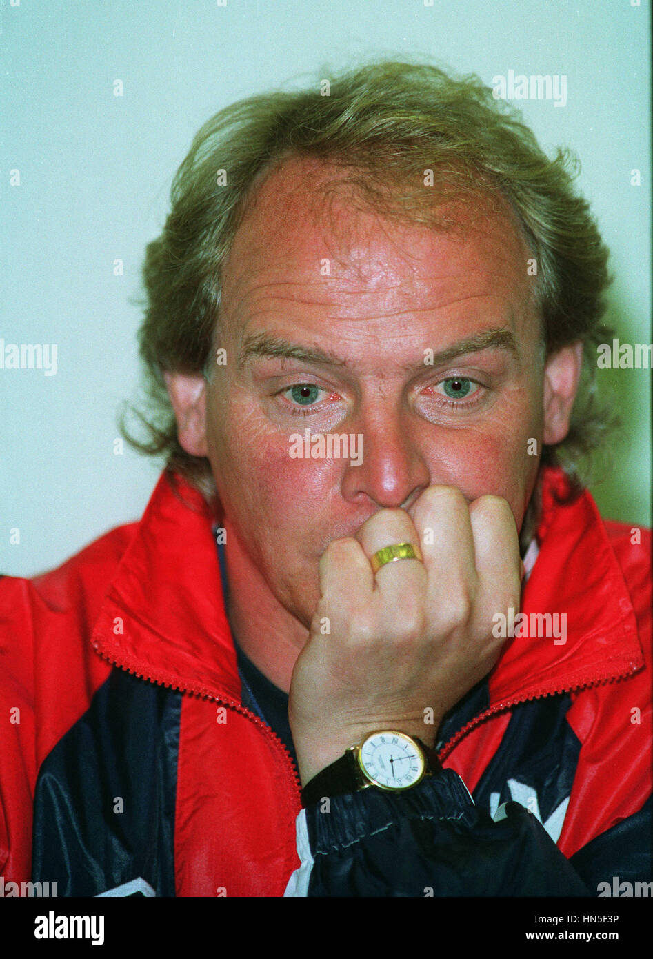 TERRY YORATH WALES MANAGER 11 September 1992 Stock Photo - Alamy