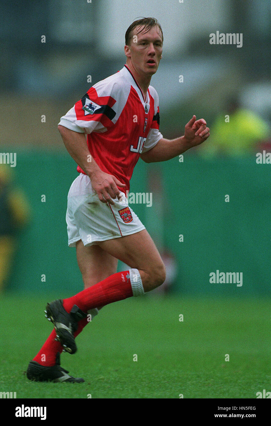 LEE DIXON ARSENAL FC 06 October 1992 Stock Photo - Alamy