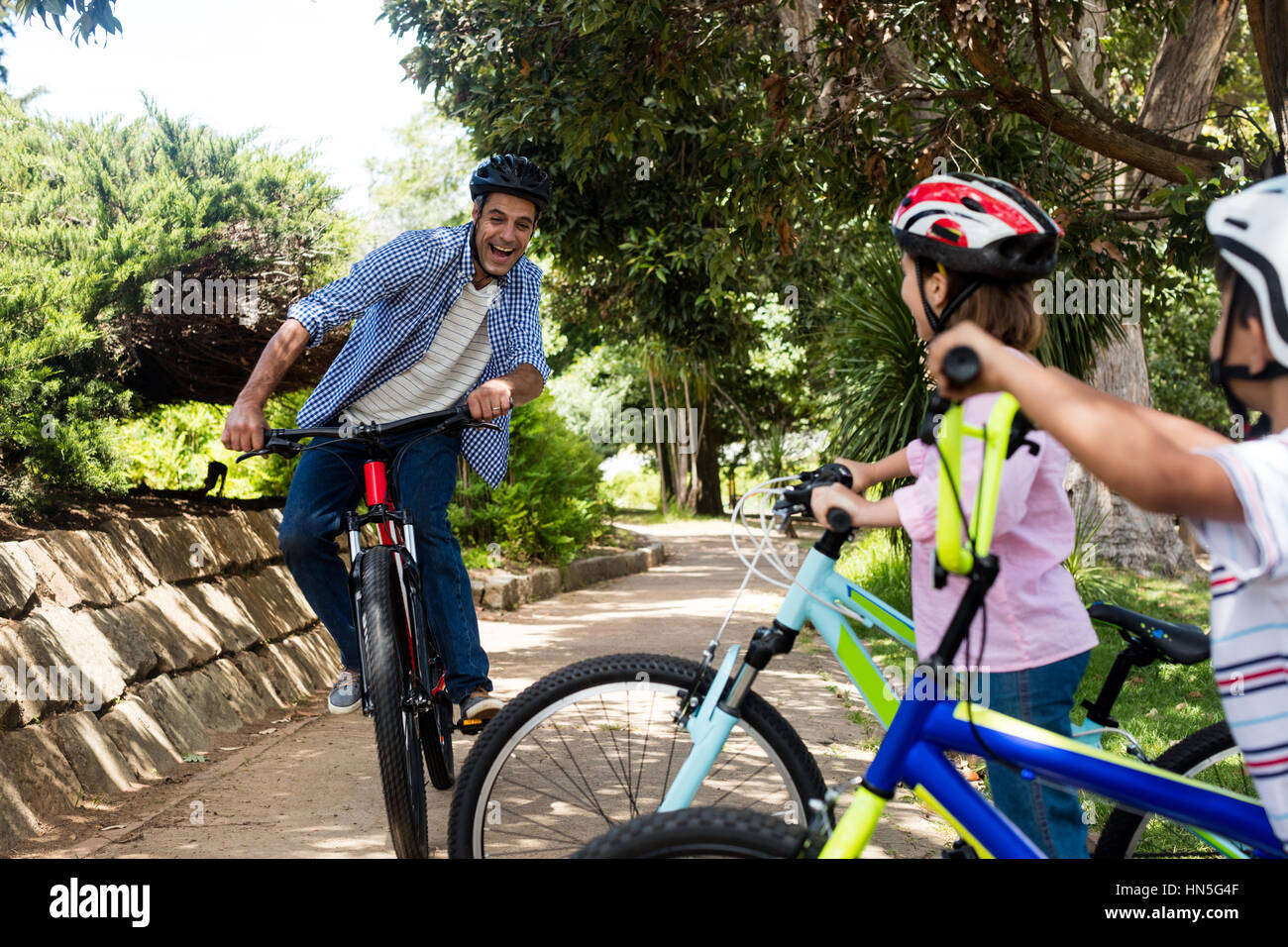 Children cycle race hi-res stock photography and images - Alamy