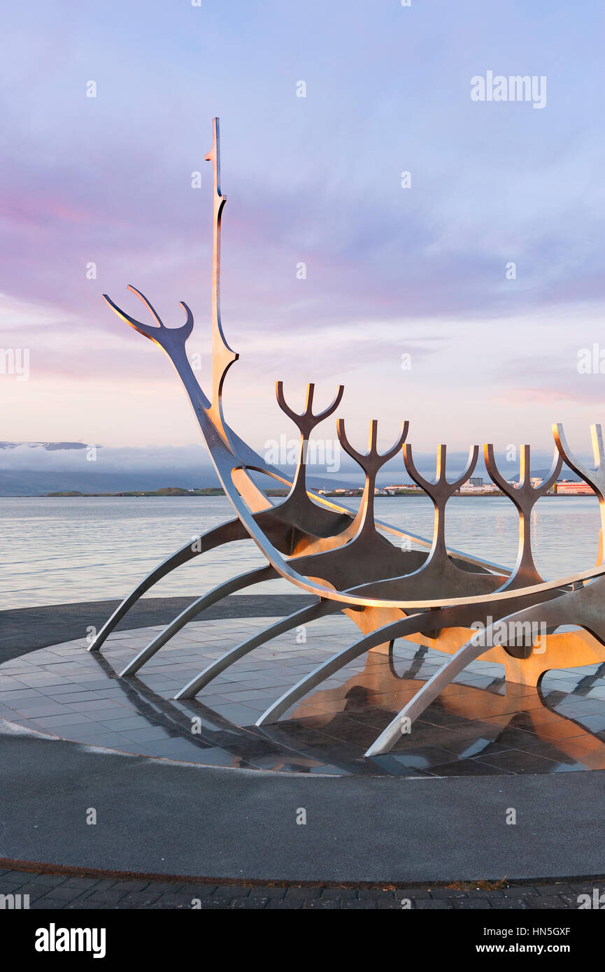 Sun Voyager (Solfar), a Viking ship metal sculpture by artist Jon ...