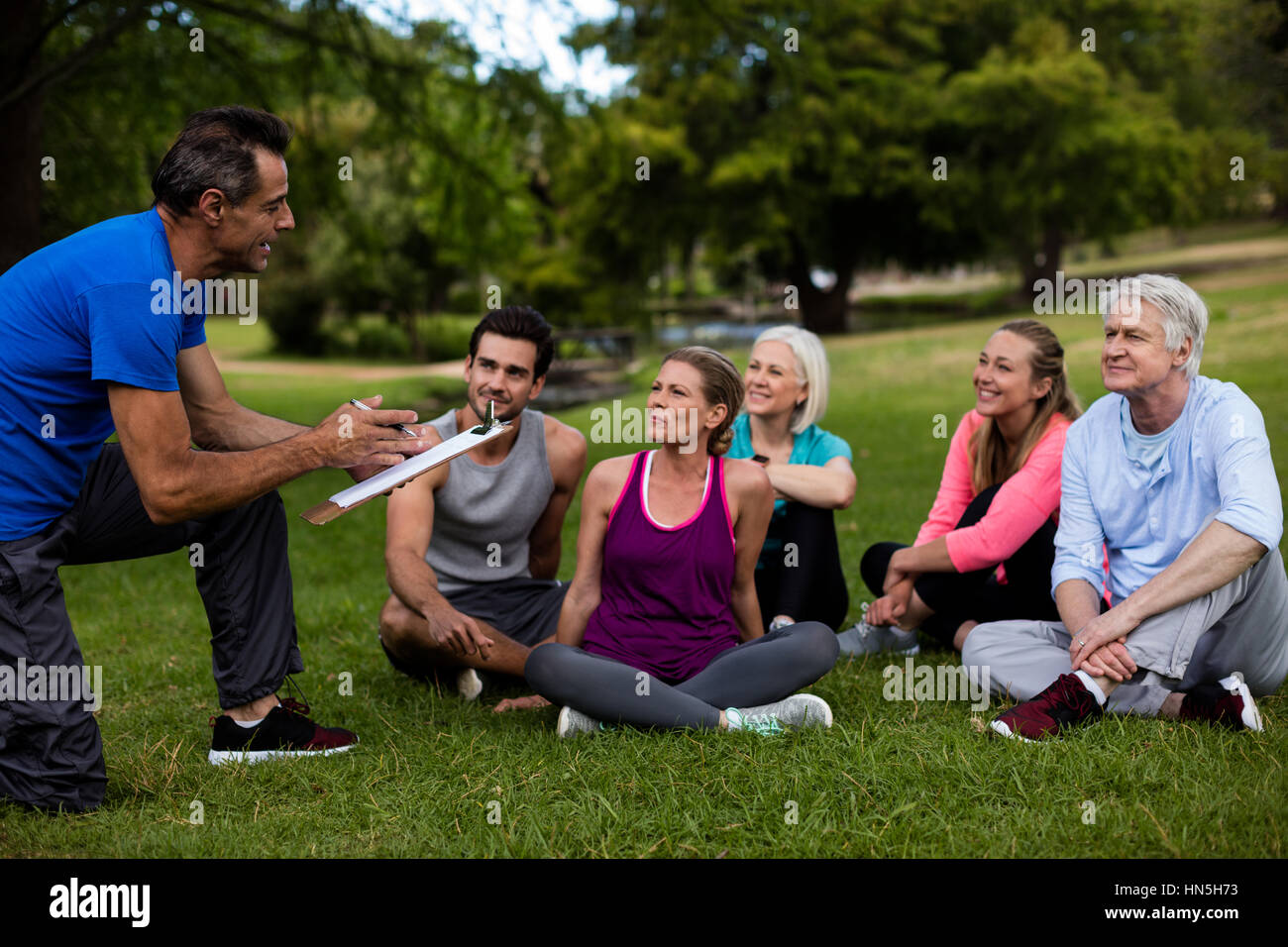 People interacting hi-res stock photography and images - Alamy