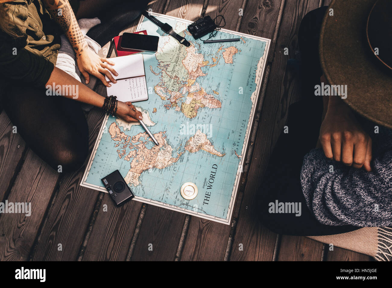 Couple travelers map discussing hi-res stock photography and images - Alamy