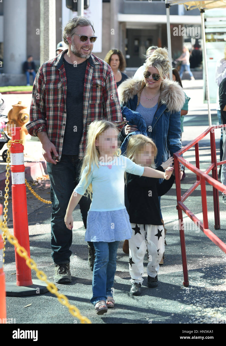Jessica Simpson and her family have a fun day at a farmers' market in ...