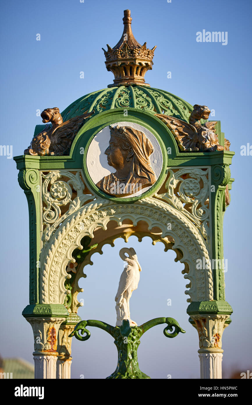 Victorian drinking water fountain hi-res stock photography and images ...