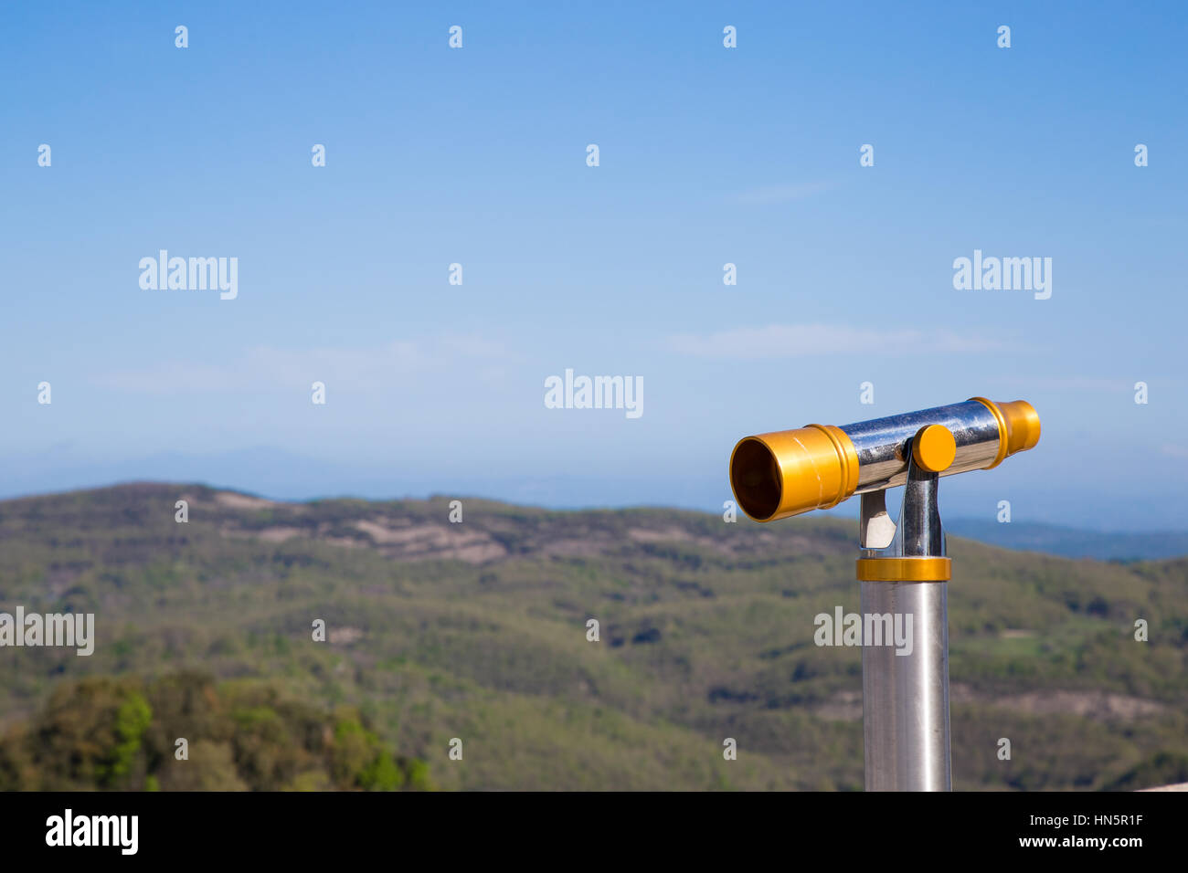 Coin operated viewing telescopes hi-res stock photography and images ...