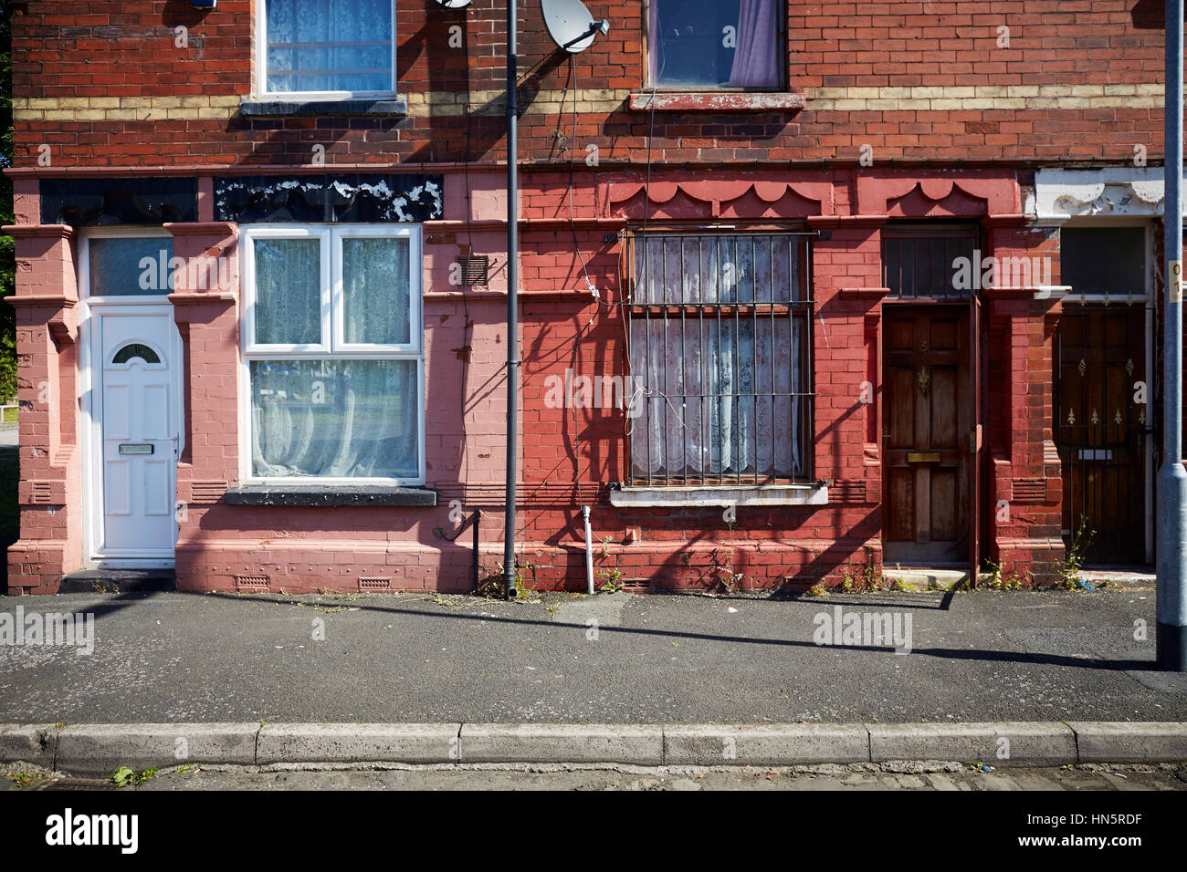 Social housing in greater manchester hi-res stock photography and ...