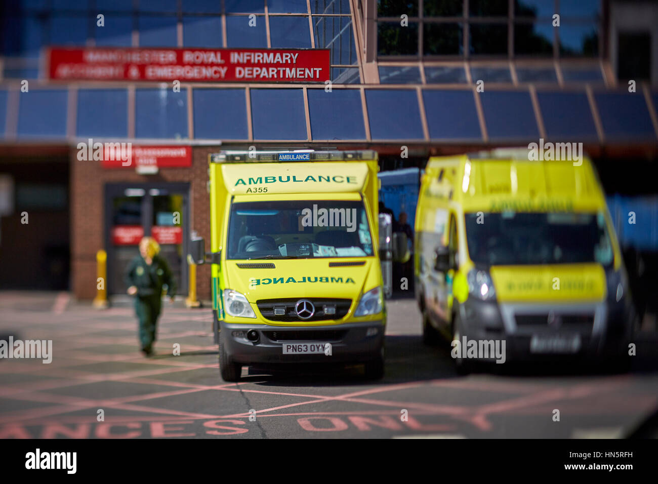Ambulance uniform england hi-res stock photography and images - Alamy