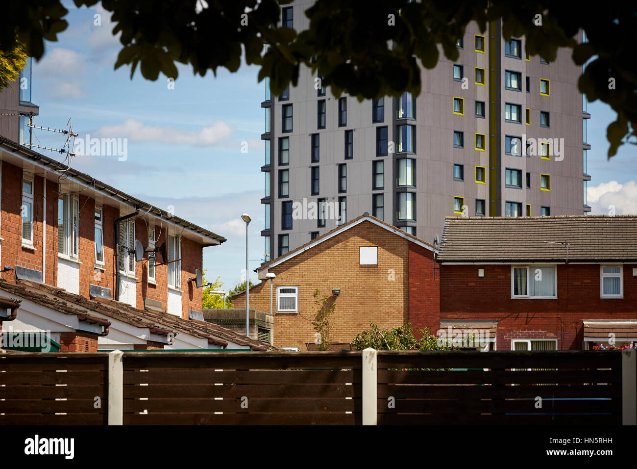 1970s social housing council flats hi-res stock photography and images ...