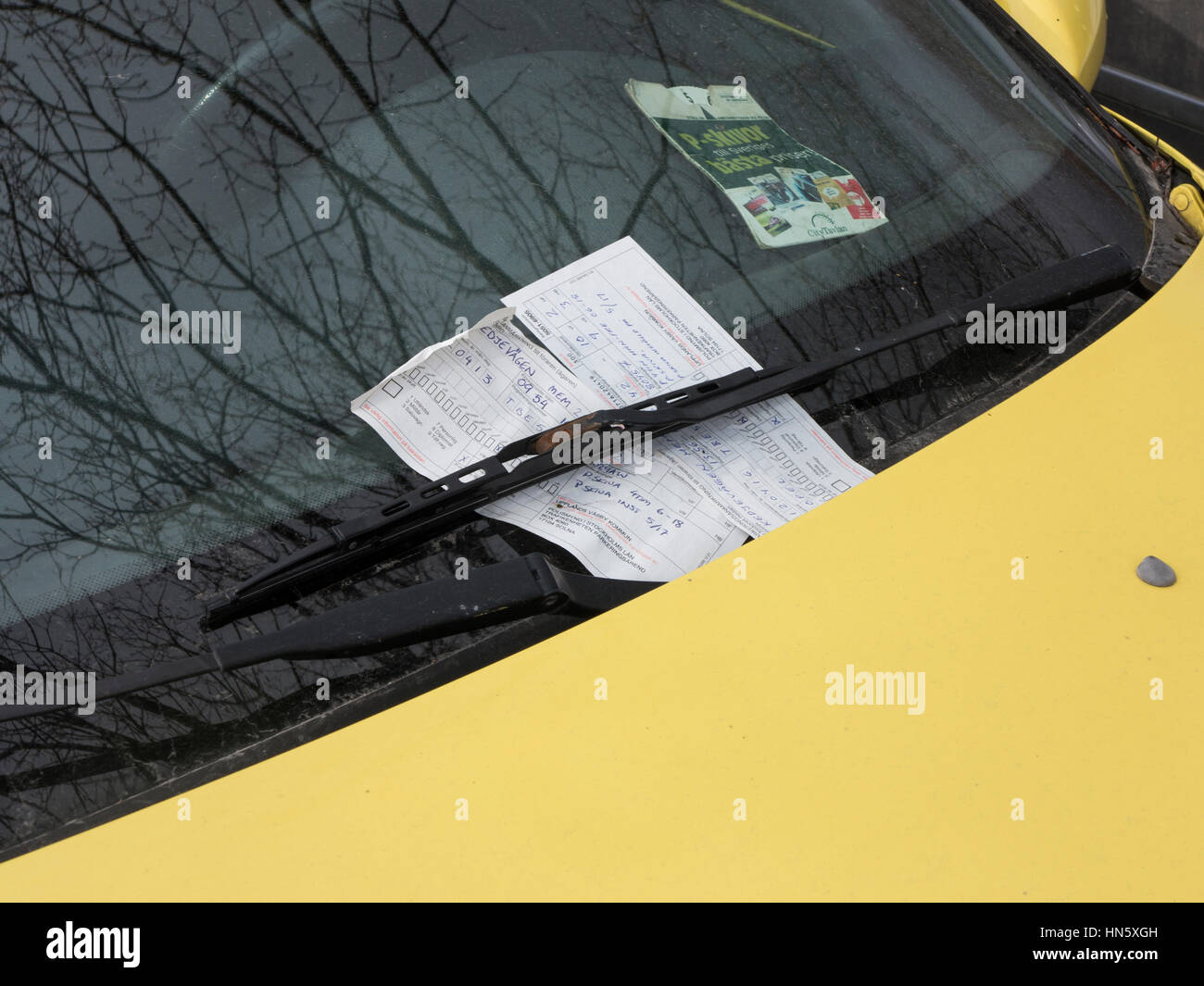 Car parking ticket hi-res stock photography and images - Alamy