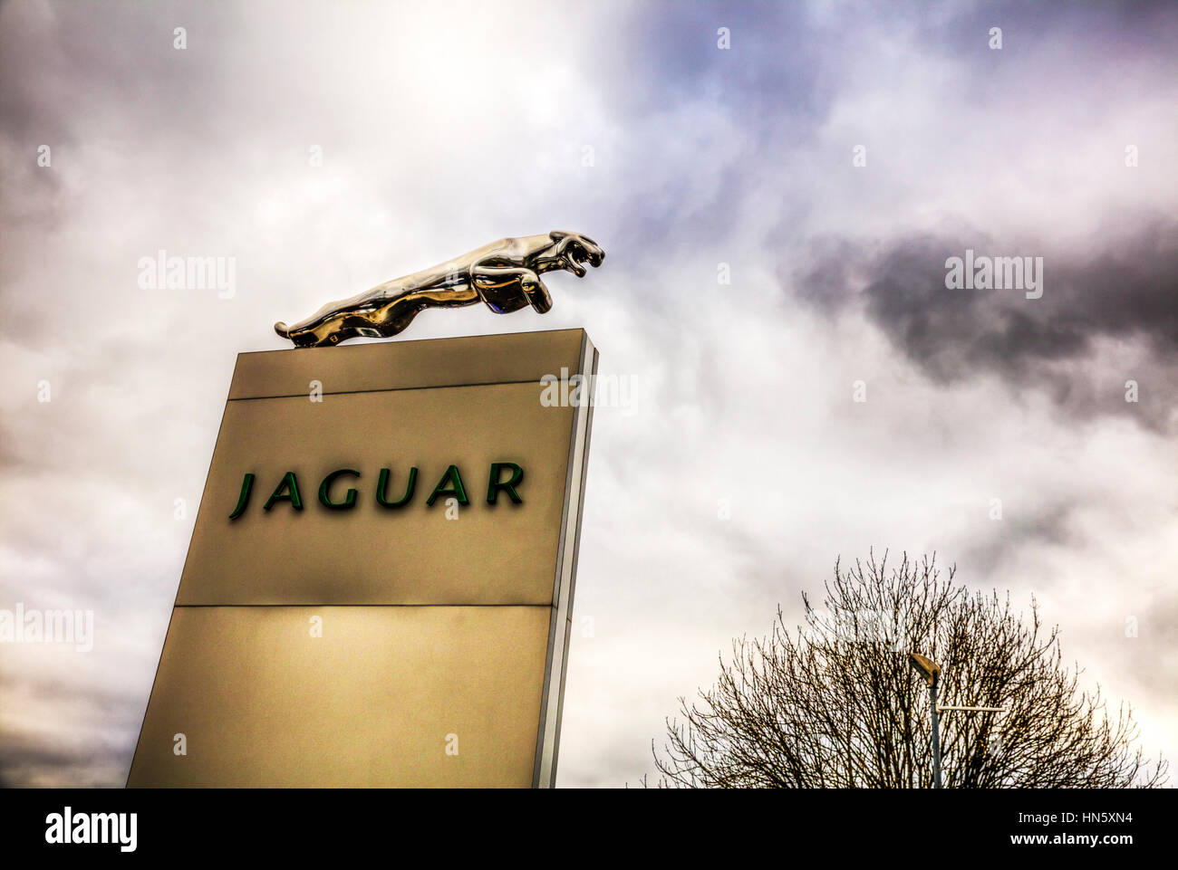 Jaguar emblem hi-res stock photography and images - Alamy
