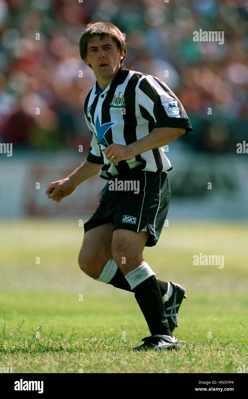 PETER BEARDSLEY NEWCASTLE UNITED FC 26 July 1993 Stock Photo - Alamy