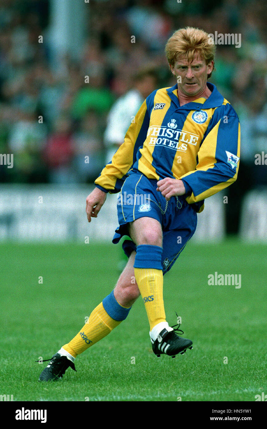 GORDON STRACHAN LEEDS UNITED FC 02 August 1993 Stock Photo - Alamy