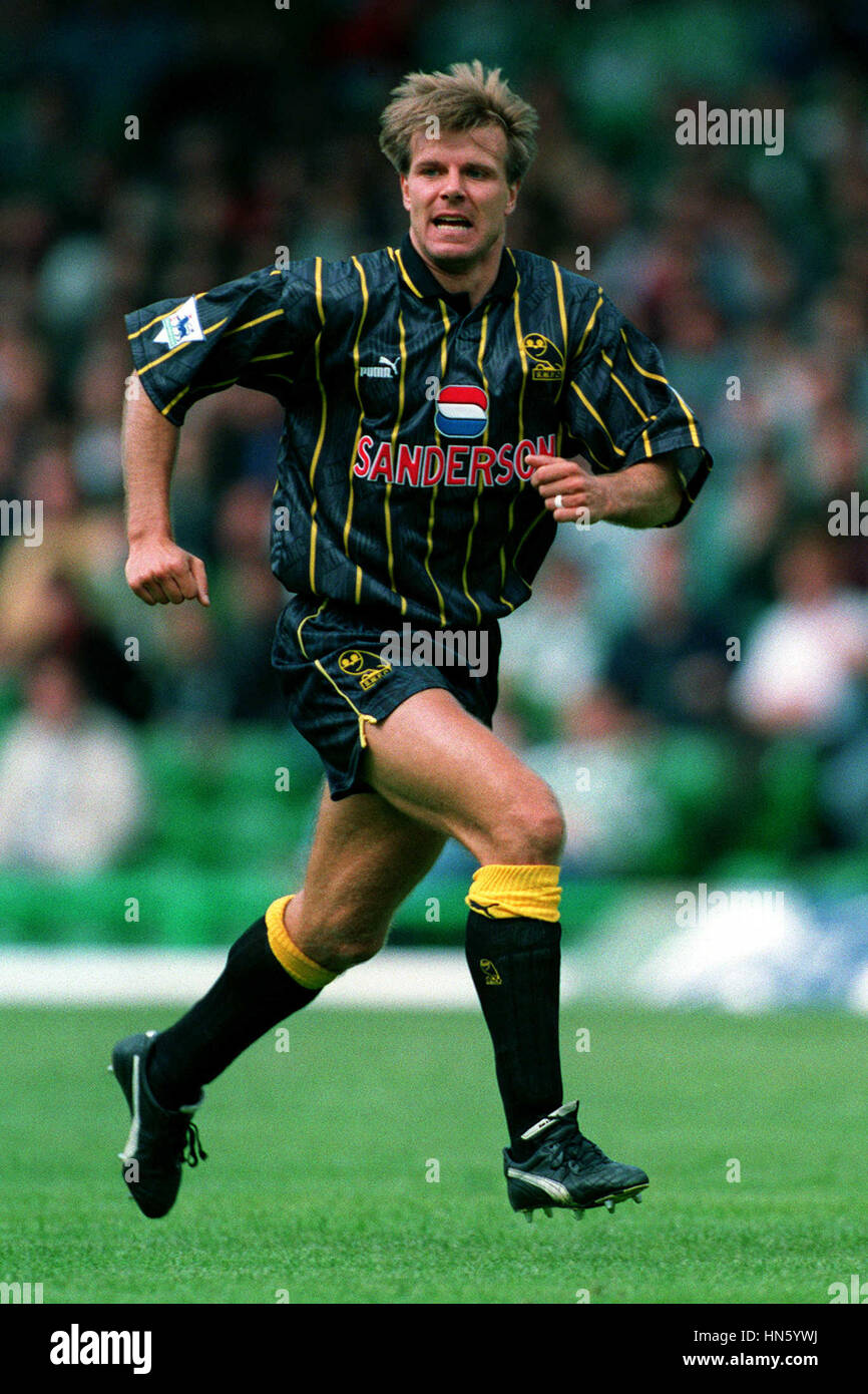ROLAND NILSSON SHEFFIELD WEDNESDAY FC 02 August 1993 Stock Photo - Alamy