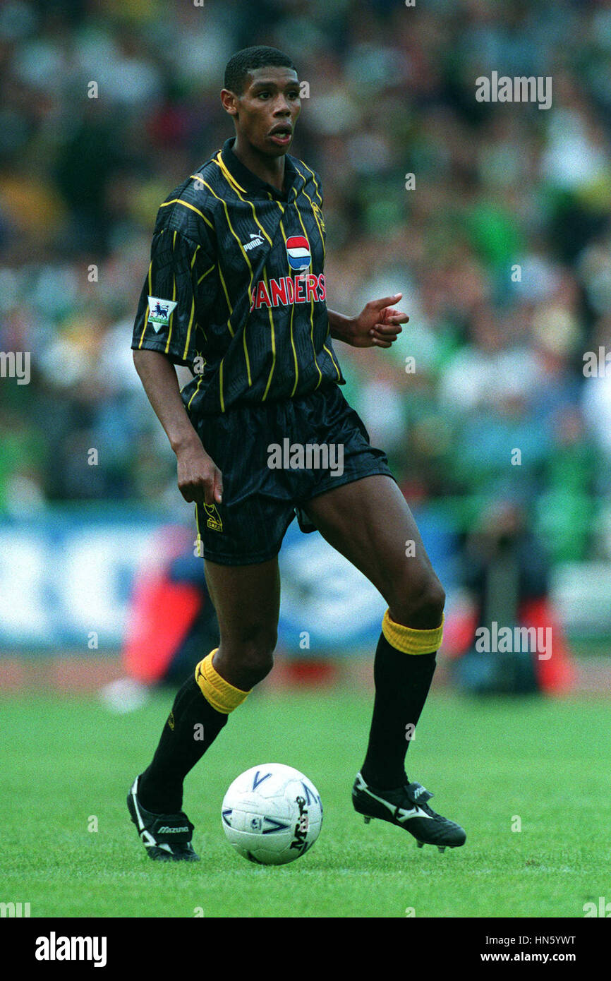 CARLTON PALMER SHEFFIELD WEDNESDAY FC 02 August 1993 Stock Photo - Alamy