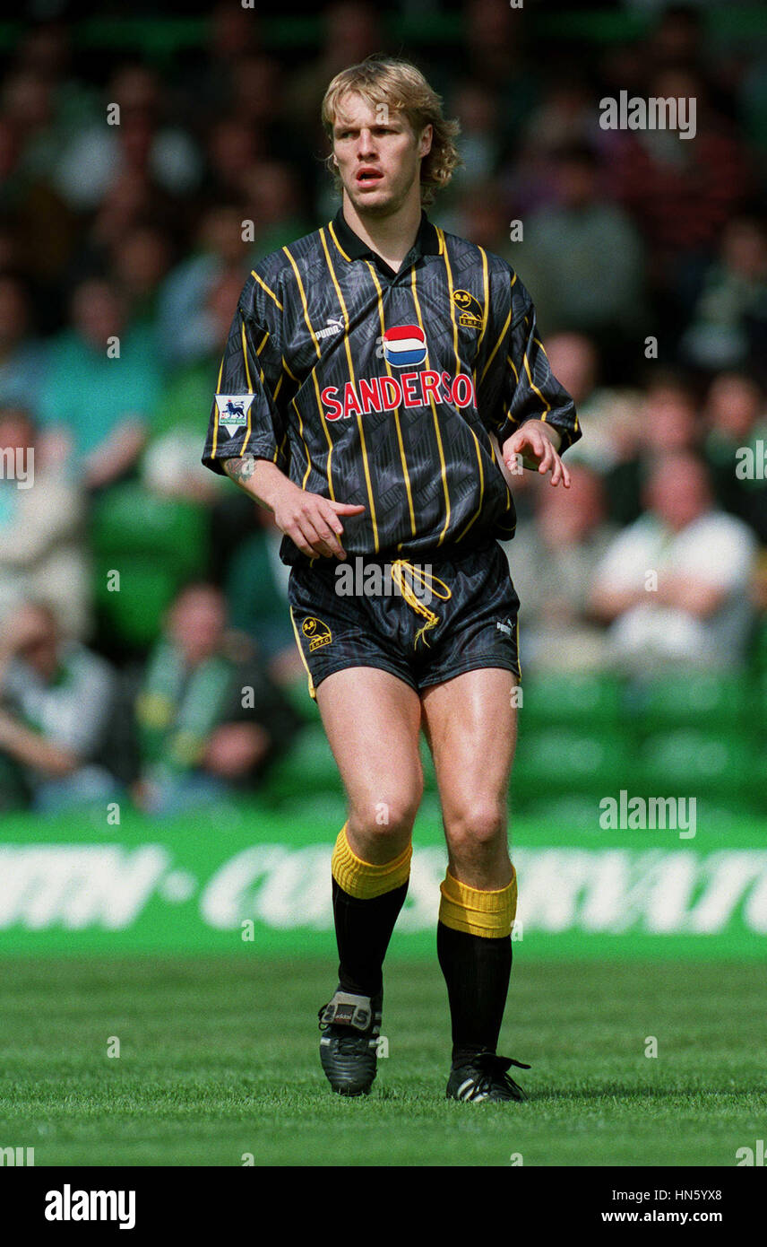 ANDY PEARCE SHEFFIELD WEDNESDAY FC 04 August 1993 Stock Photo - Alamy