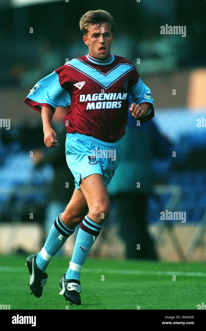 MARK ROBSON WEST HAM UNITED FC 20 August 1993 Stock Photo - Alamy