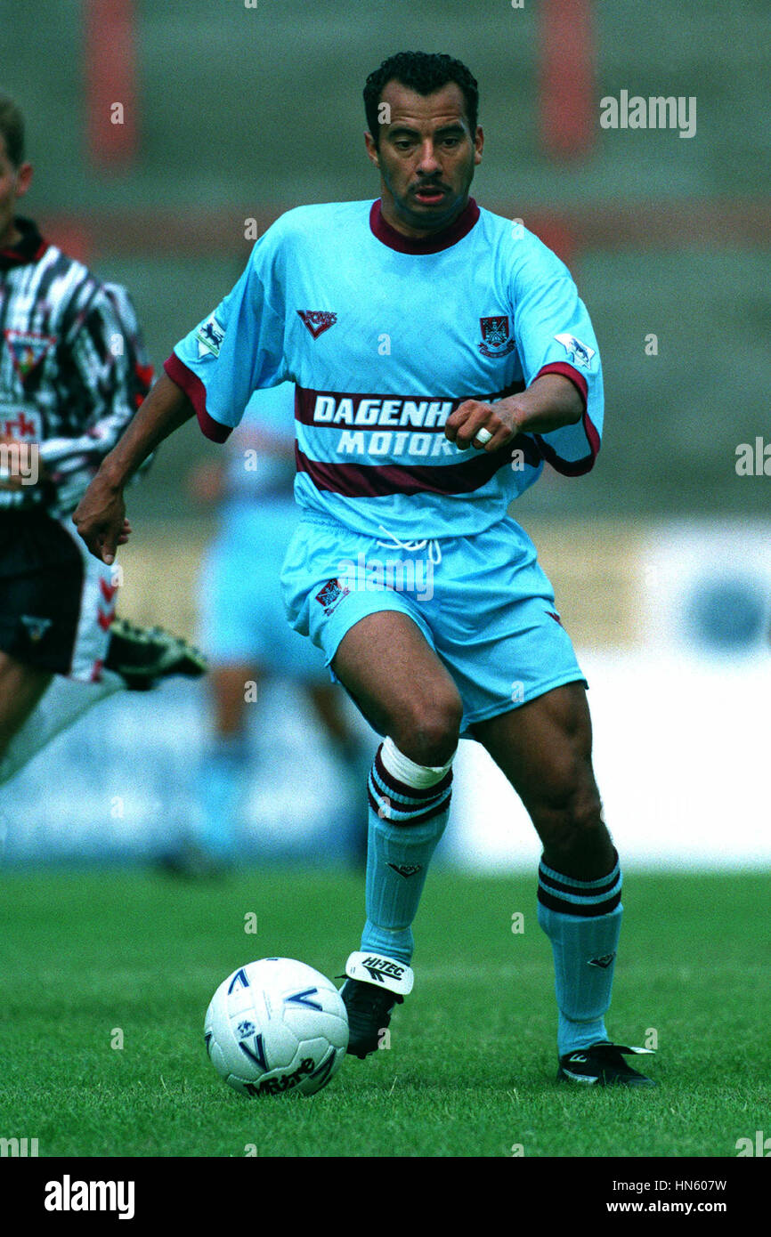 DALE GORDON WEST HAM UNITED FC 09 August 1993 Stock Photo - Alamy