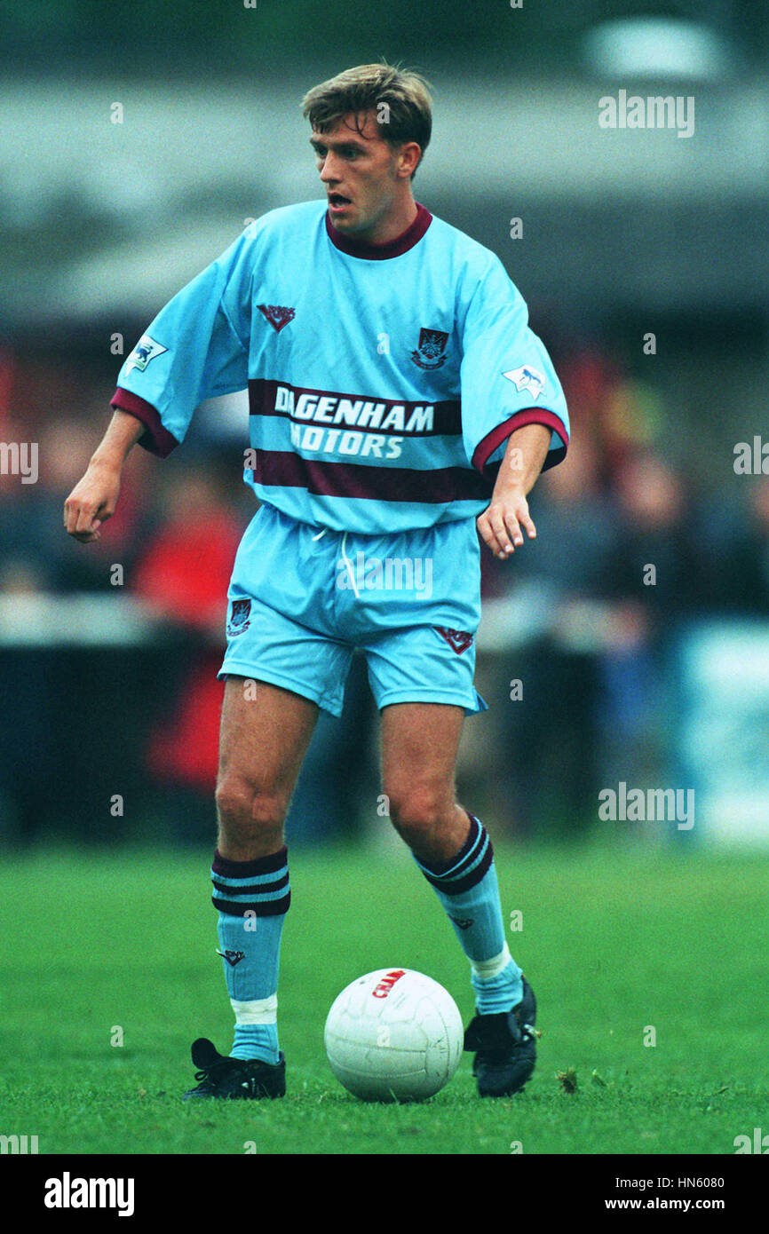 MARK ROBSON WEST HAM UNITED FC 12 August 1993 Stock Photo - Alamy