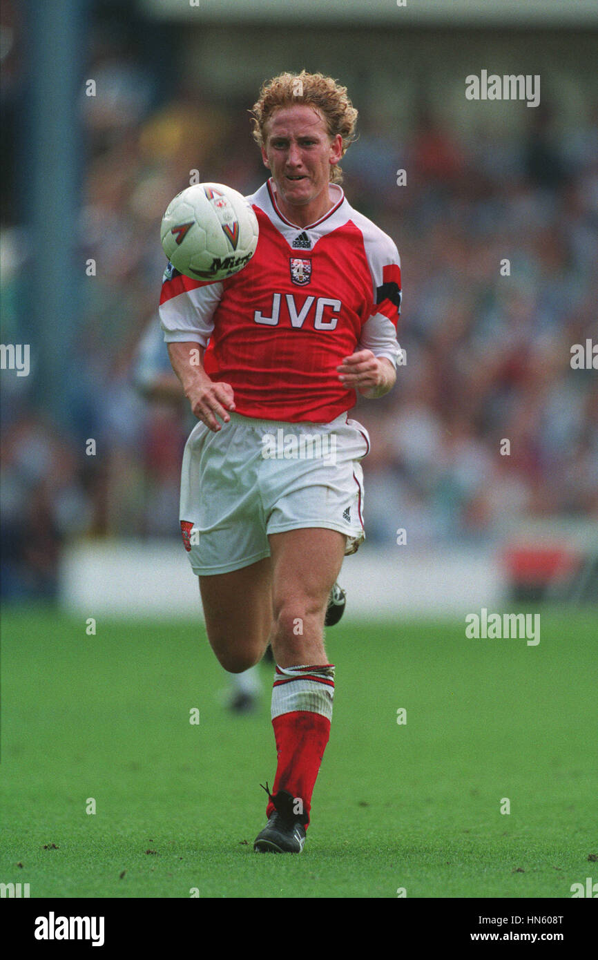RAY PARLOUR ARSENAL FC 23 August 1993 Stock Photo - Alamy