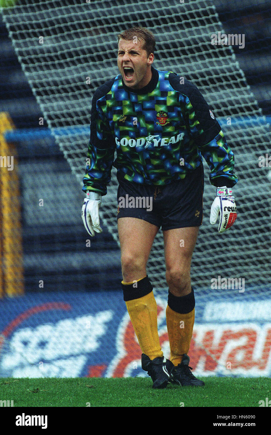 MIKE STOWELL WOLVERHAMPTON WANDERERS FC 23 August 1993 Stock Photo - Alamy