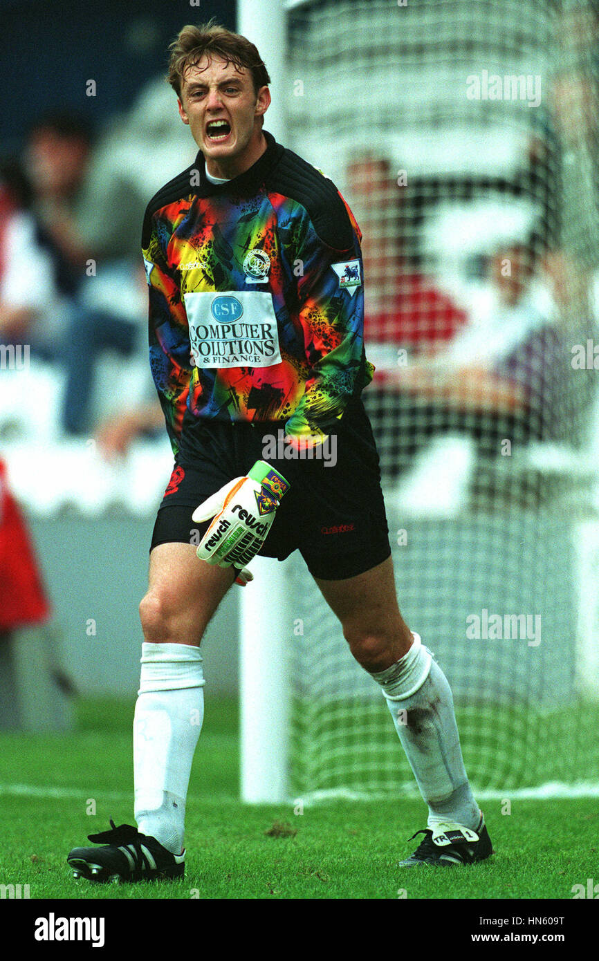 TONY ROBERTS QUEENS PARK RANGERS FC 24 August 1993 Stock Photo - Alamy