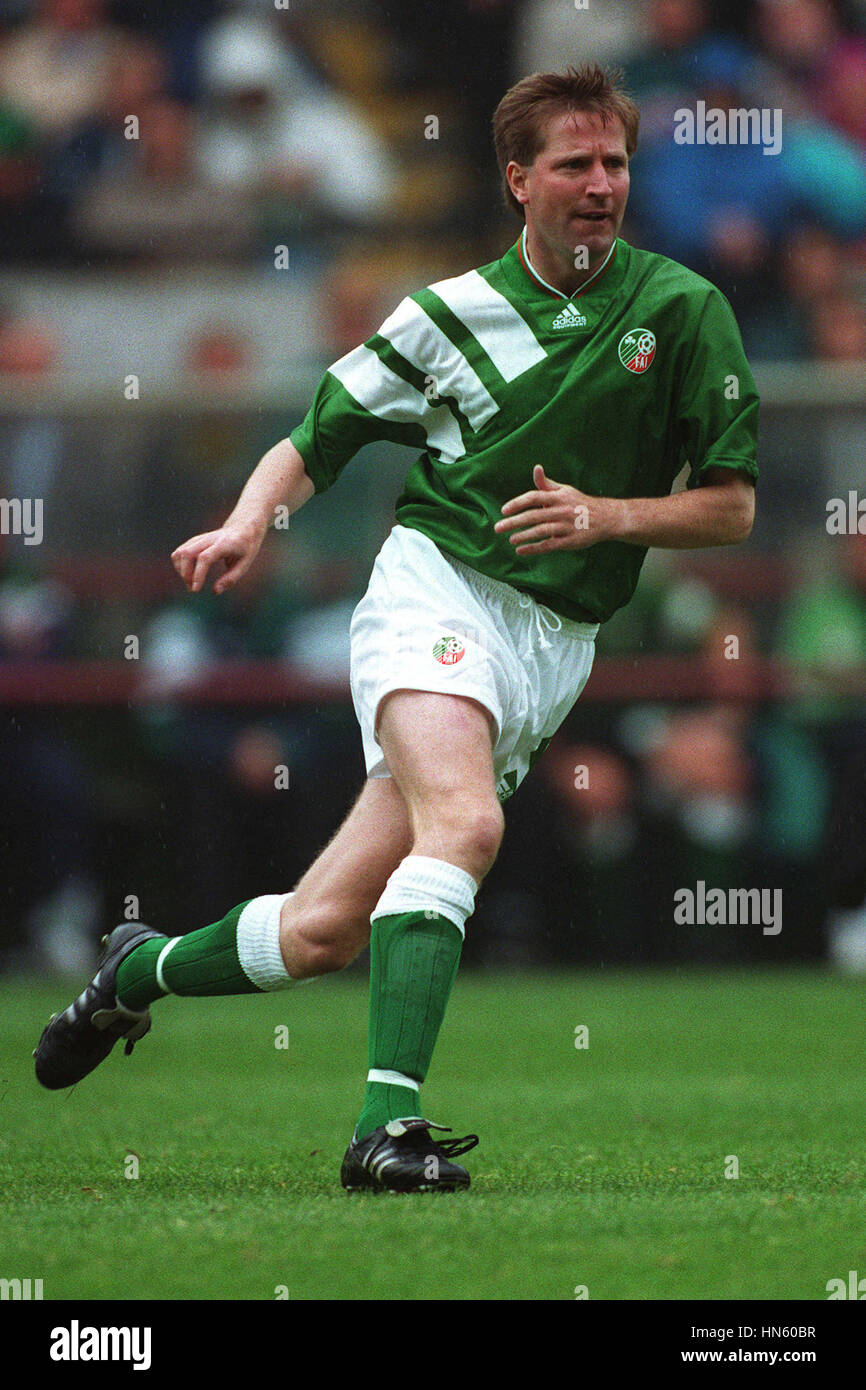 Ronnie whelan hi-res stock photography and images - Alamy