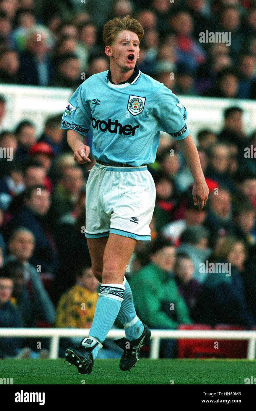 STEVE LOMAS MANCHESTER CITY FC 18 October 1993 Stock Photo - Alamy