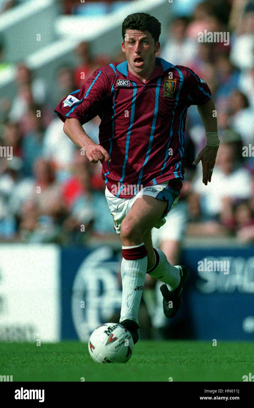 ANDY TOWNSEND ASTON VILLA FC 16 August 1993 Stock Photo - Alamy